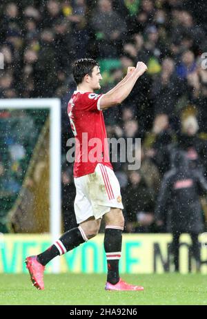 Harry Maguire of Manchester United celebrates his goal to make it 2-1 ...