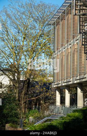 The Pears Building, designed by Hopkins Architects, is the Immunity and ...