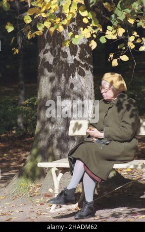 Autumn in Lazienki PArk, Jesien w Parku Lazienki Stock Photo - Alamy