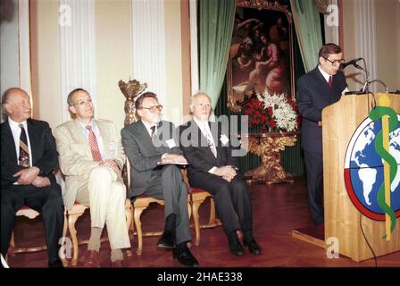 Prof. Dr. R. Magnus + / with Prof. dr. Dr. R. Magnus, / professor in ...