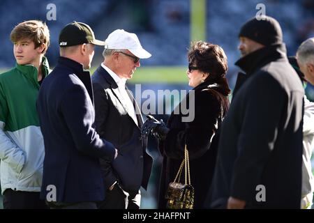 New Orleans Saints principal owner Gayle Benson walks the red carpet ...