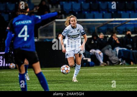 Fabienne Dongus (TSG Hoffenheim, #33) wird verabschiedet, GER, TSG 1899 ...