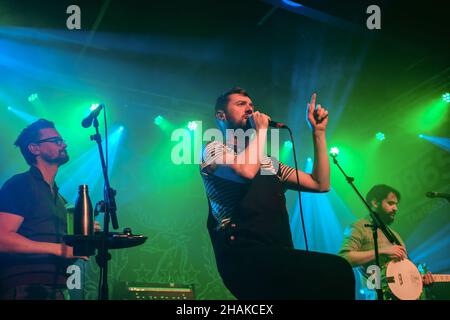 (L-R) Dave Robinson and Jonathan "JD" Darley, vocalists with British a ...