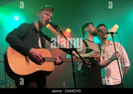 Jonathan "JD" Darley with British a capella style, folk and sea shanty ...