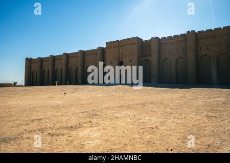Exterior view to Al-Ukhaidir Fortress aka Abbasid palace of Ukhaider ...