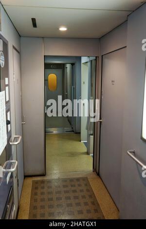 Interior of a Shinkansen railway carriage. 'Bullet Train' Japan Stock Photo - Alamy