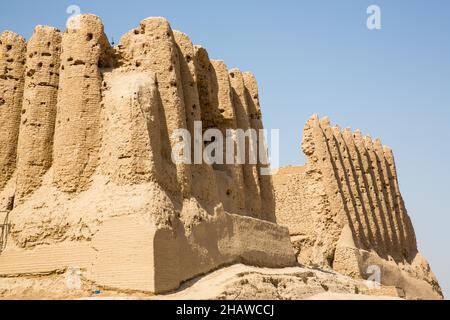 Great Kyzkala Fortress with grafted walls, Sunken Merv, Turkmenistan ...