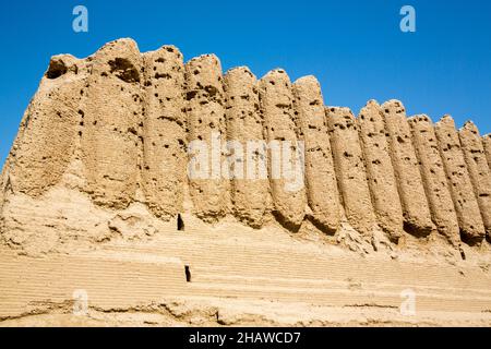 Great Kyzkala Fortress with grafted walls, Sunken Merv, Turkmenistan ...