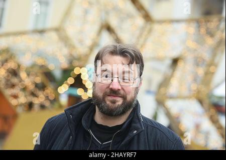 Karlsruhe, Germany. 08th Dec, 2021. René Reichelt stands at the market ...