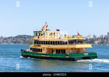 Sydney ferry the MV Fishburn leaving Cremorne Point ferry wharf,Sydney ...