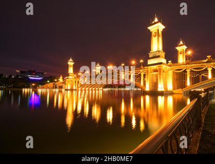 Putrajaya architecture building and bridge Stock Photo - Alamy