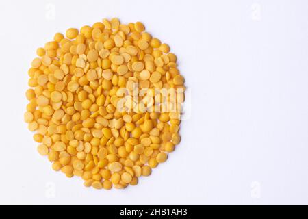 Cajanus cajan. Pigeon pea seed. Tropical green pea, tuver, toor dal or ...