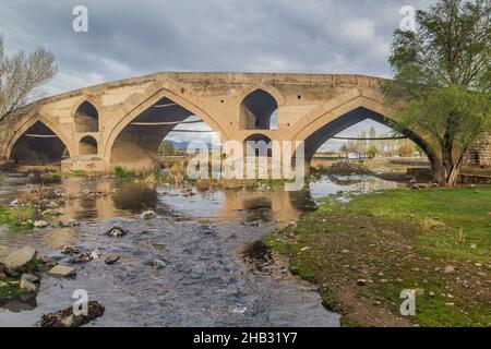 Mir Baha-e Din Mir Baha'addin bridge in Zanjan, Iran Stock Photo - Alamy