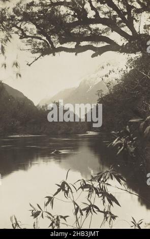 Milford Sound, Muir & Moodie studio, 1900-1903, Milford Sound Stock ...