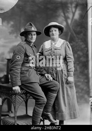 Thomas Collins and Beatrice Sophia Collins, 1918, Wellington, by Berry ...