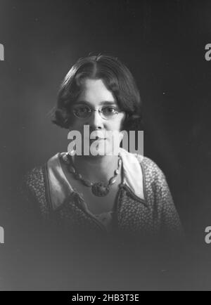 Miss Bordman 6x8 coupon, circa 1920, Wellington, by Berry & Co Stock ...