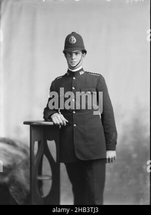 Colin Dalbeth, Berry & Co, photography studio, circa 1920, Wellington ...