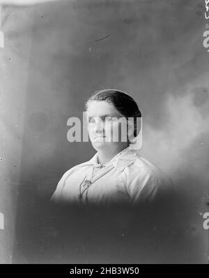 Mrs Cooper 6 PC 6 cab, circa 1920, Wellington, by Berry & Co Stock ...