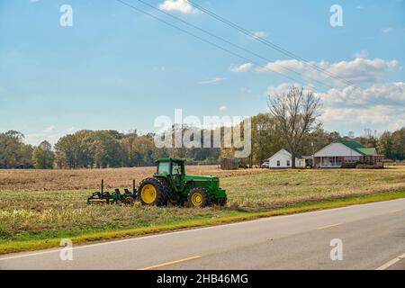 Small JOHN DEERE Tractor Stock Photo - Alamy