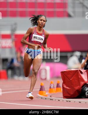 Ajee Wilson competing in the 800 meters of the 2020 Tokyo Olympics ...