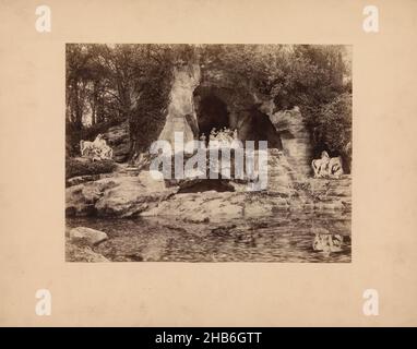 Bosquet des Bains d'Apollon in the garden of the castle of Versailles ...