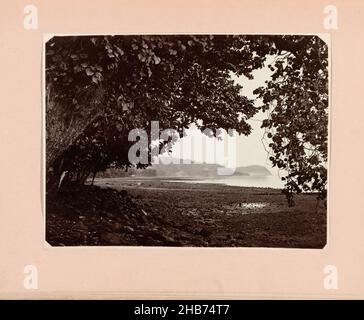 The beach of Groot Banda (Lontor of Banda Besar) ('Am Strande von Groß ...