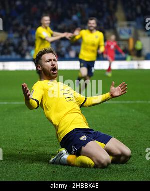 Matty Taylor #9 of Oxford United celebrates his goal and makes the ...