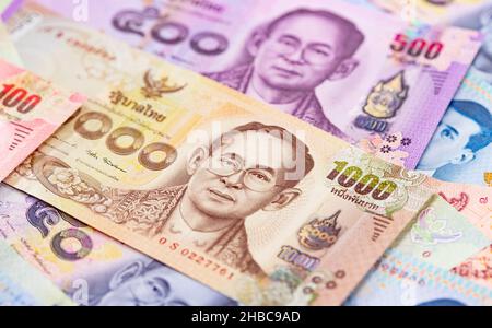 Thai baht note depicting king of Thailand Stock Photo - Alamy