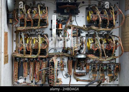 The wires inside an amplifier Stock Photo - Alamy