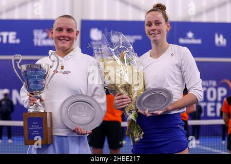 AMSTELVEEN, THE NETHERLANDS - DECEMBER 19: Suzan Lamens in action ...