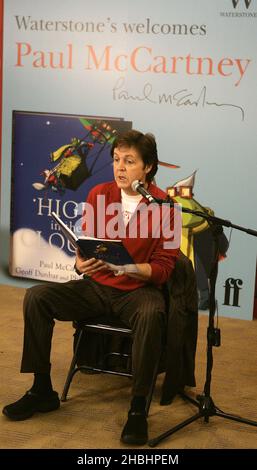 Paul McCartney attending a photocall for High In The Clouds, in Waterstones, London Stock Photo ...
