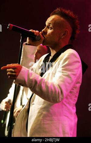 East 17 (Brian Harvey) on 15.12.1998 in München / Munich. | usage ...