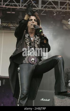 Alice Cooper on stage Stock Photo - Alamy