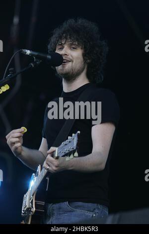 John Fratelli of the Fratellis live at the Isle of Wight Festival ...