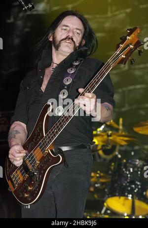 Lemmy Kilminster of Motorhead supports Alice Cooper in concert at ...