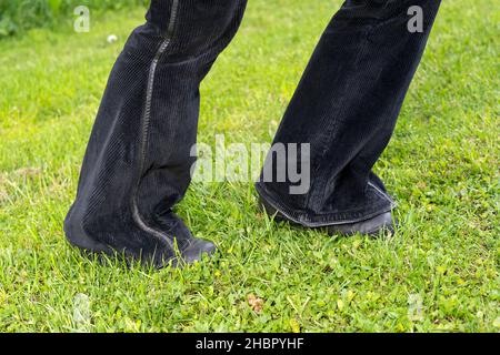 Handwerksburschen auf der Walz - Zimmerer - mit der traditionellen ...