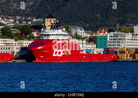 Offshore vessel Skandi Vega (AHTS anchor handling tug supply, b.2010 ...
