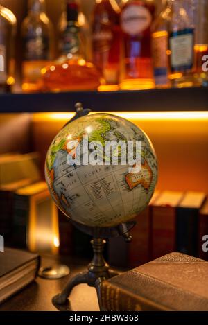 Writers bar, Raffles Hotel Singapore Stock Photo - Alamy