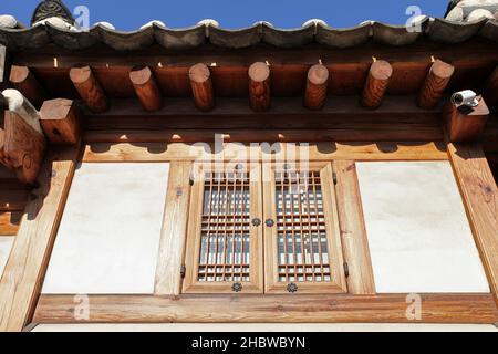Traditional window of Hanok. Korean traditional window or Door Stock ...