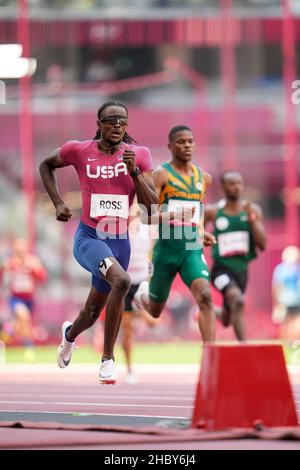 Randolph Ross competing in the 400 meters of the 2020 Tokyo Olympics ...
