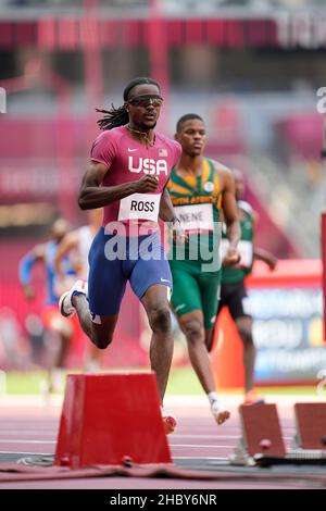 Randolph Ross competing in the 400 meters of the 2020 Tokyo Olympics ...