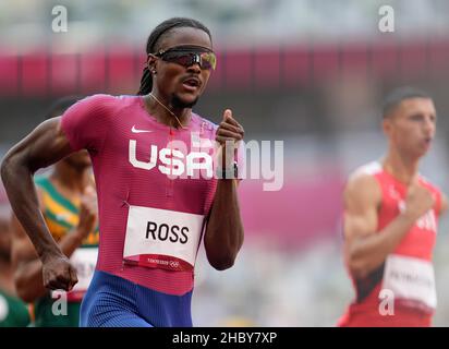 Randolph Ross competing in the 400 meters of the 2020 Tokyo Olympics ...