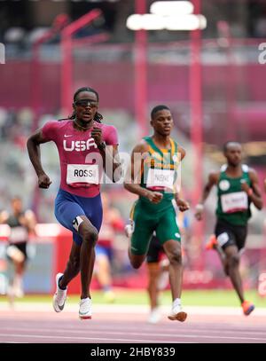 Randolph Ross competing in the 400 meters of the 2020 Tokyo Olympics ...