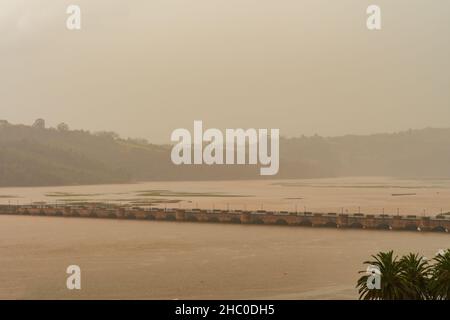 Bridge over the Ria de San Vicente de la Barquera Stock Photo - Alamy