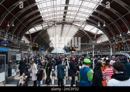 Paddington Railway Station, Praed Street, London, England Stock Photo ...