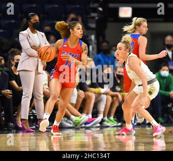 DePaul Blue Demons guard Sonya Morris (11) reacts during the second ...