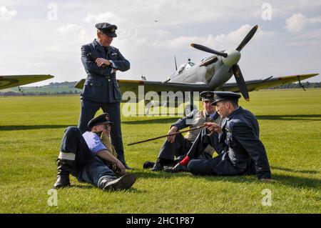 world war two spitfire and costume reenactors Stock Photo - Alamy