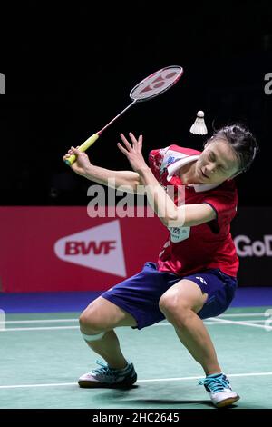 (211218) -- HUELVA, Dec. 18, 2021 (Xinhua) -- Ratchanok Intanon of Thailand prepares to serve ...