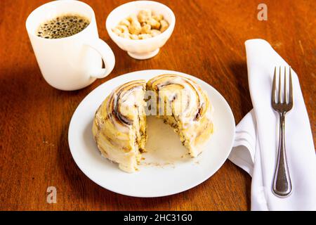 Yucon Gold cinnamon roll, Scarlett Begonia, Santa Barbara, California ...