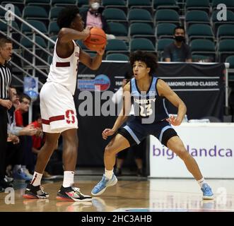 Stanford forward Harrison Ingram, center, shoots over Oregon center N ...